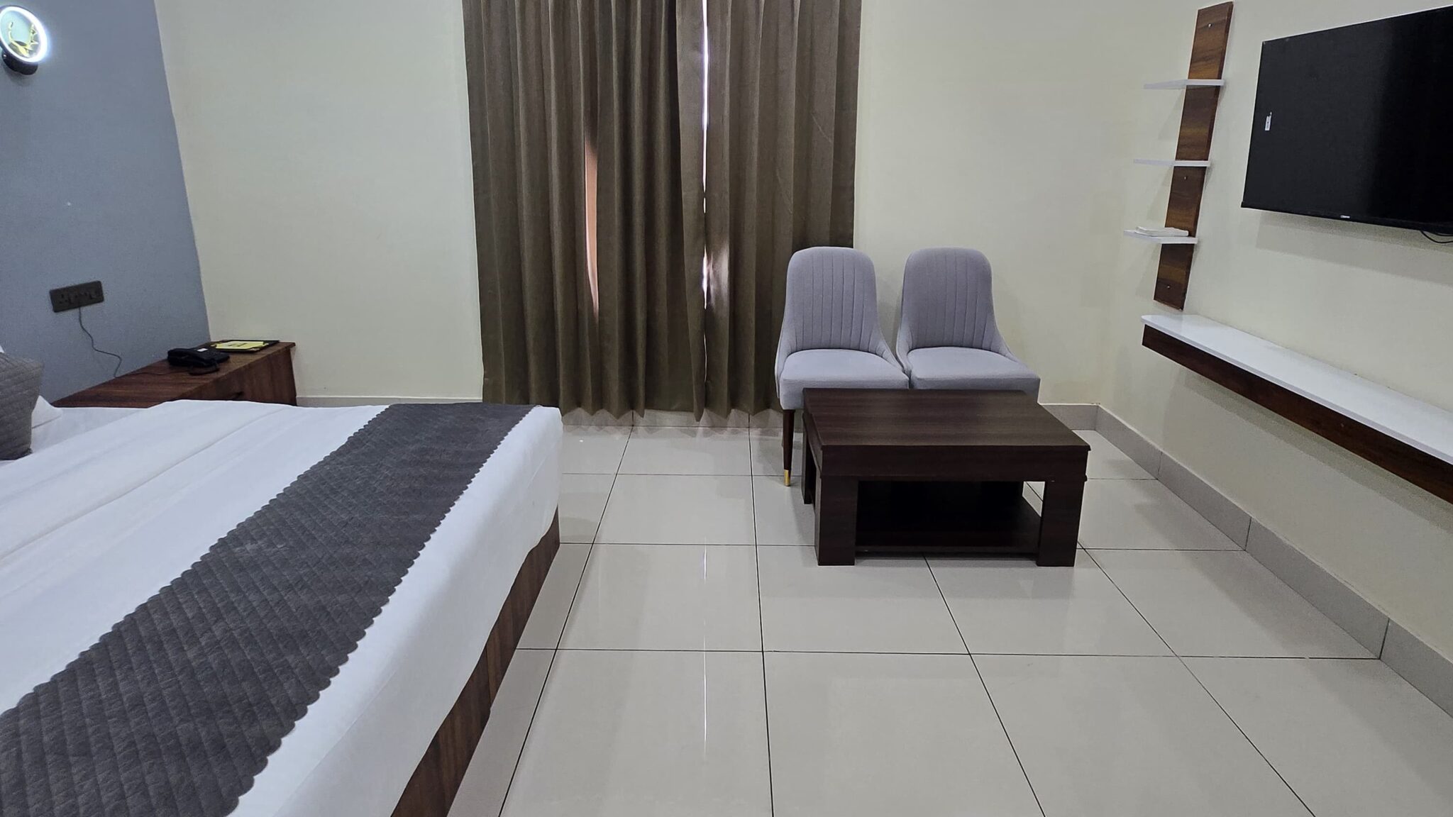 What to Expect in a Room at White Rose Resorts